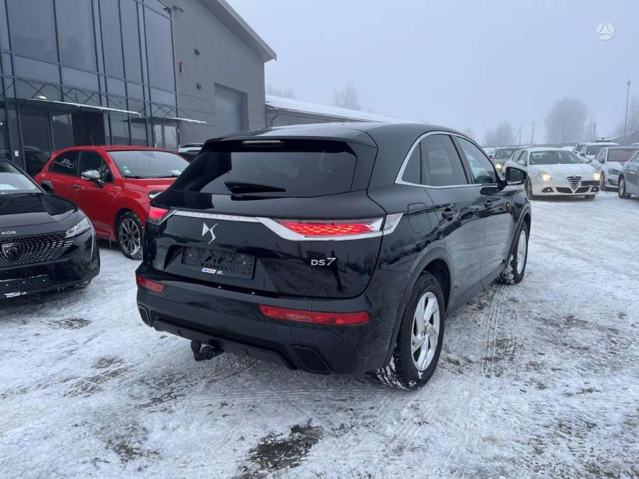 Black Citroen DS7 2019 in Taurage, with an engine capacity of 1.50 L and mileage of 259 thousand km for 10900 €, photo 6 on AUTOMOTO.COM.LV