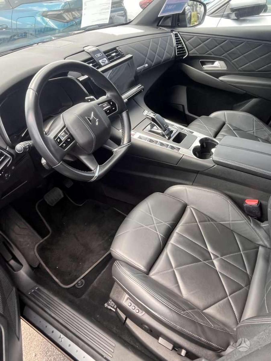 Blue Citroen DS7 2022 in Taurage, with an engine capacity of 1.50 L and mileage of 180 thousand km for 15500 €, photo 9 on AUTOMOTO.COM.LV