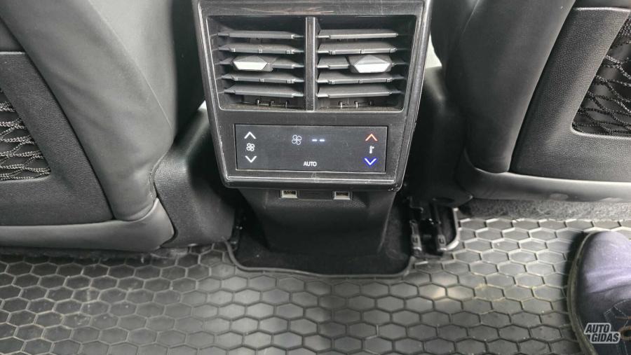 Black Citroen DS7 Crossback 2019 in Kaunas, with an engine capacity of 2.00 L and mileage of 168 thousand km for 18800 €, photo 28 on AUTOMOTO.COM.LV