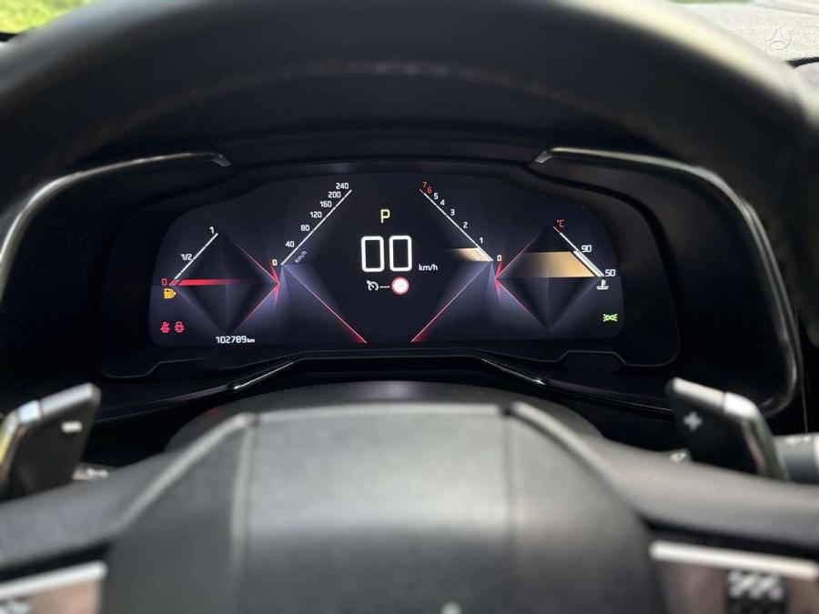 Melns Citroen DS7 Crossback 2019 Tauragė, ar dzinēja tilpumu 1.60 L un nobraukumu 103 tūkst. km par 14800 €, foto 17 vietnē AUTOMOTO.COM.LV