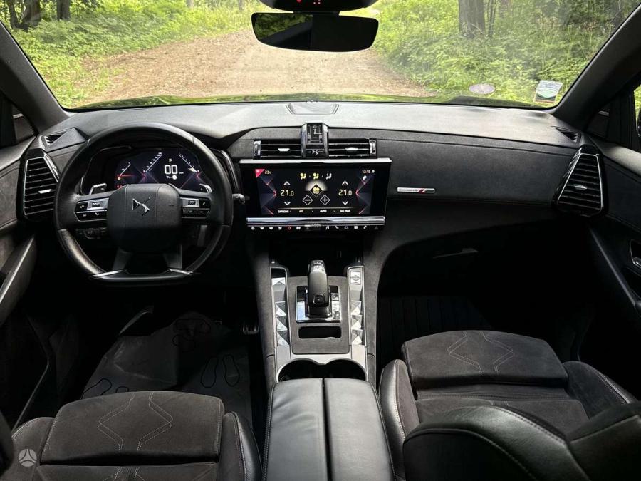 Melns Citroen DS7 Crossback 2019 Tauragė, ar dzinēja tilpumu 1.60 L un nobraukumu 103 tūkst. km par 14800 €, foto 18 vietnē AUTOMOTO.COM.LV