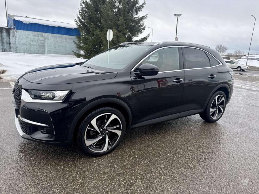 Black Citroen DS7 Crossback 2020 in Taurage, with an engine capacity of 2.00 L and mileage of 250 thousand km for 15900 €, photo 7 on AUTOMOTO.COM.LV