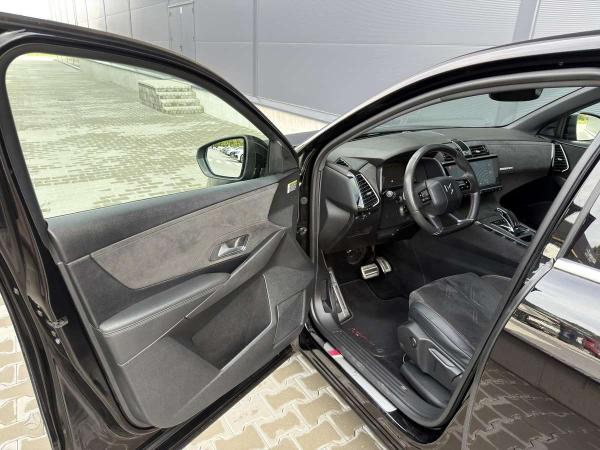 Black Citroen DS7 Crossback 2020 in Siauliai, with an engine capacity of 1.50 L and mileage of 212 thousand km for 13890 €, photo 10 on AUTOMOTO.COM.LV