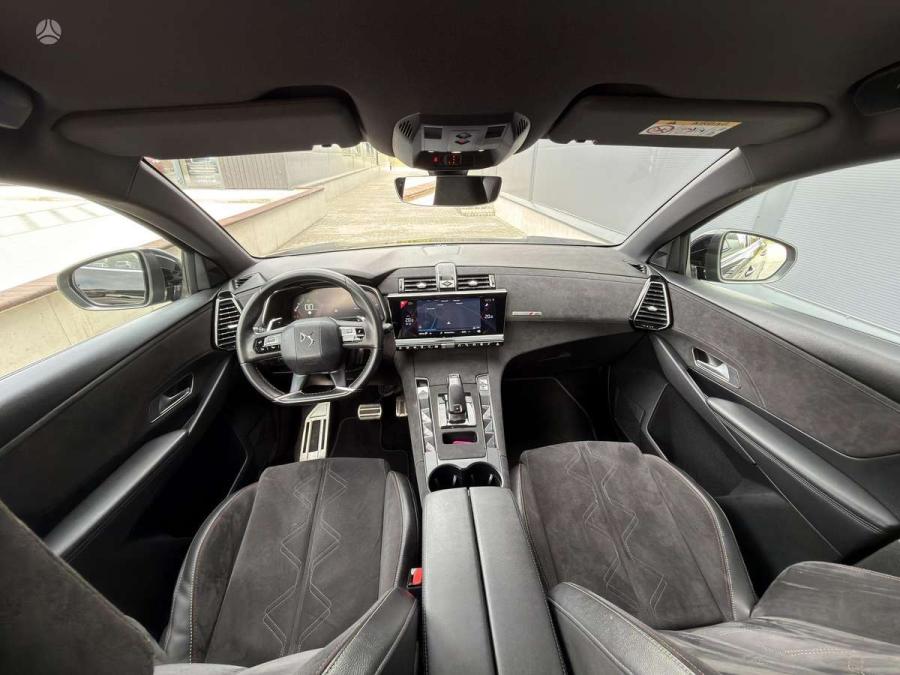 Melns Citroen DS7 Crossback 2020 Šauļi, ar dzinēja tilpumu 1.50 L un nobraukumu 212 tūkst. km par 13890 €, foto 22 vietnē AUTOMOTO.COM.LV