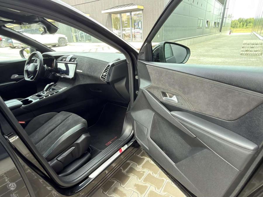 Melns Citroen DS7 Crossback 2020 Šauļi, ar dzinēja tilpumu 1.50 L un nobraukumu 212 tūkst. km par 13890 €, foto 25 vietnē AUTOMOTO.COM.LV