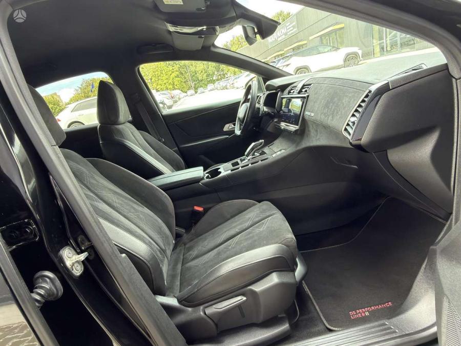 Melns Citroen DS7 Crossback 2020 Šauļi, ar dzinēja tilpumu 1.50 L un nobraukumu 212 tūkst. km par 13890 €, foto 26 vietnē AUTOMOTO.COM.LV