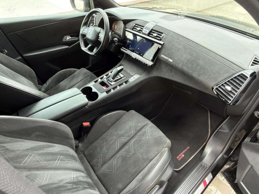 Melns Citroen DS7 Crossback 2020 Šauļi, ar dzinēja tilpumu 1.50 L un nobraukumu 212 tūkst. km par 13890 €, foto 27 vietnē AUTOMOTO.COM.LV