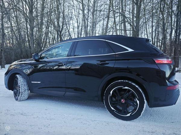 Melns Citroen DS7 Crossback 2021 Panevēža, ar dzinēja tilpumu 1.50 L un nobraukumu 265 tūkst. km par 12700 €, foto 3 vietnē AUTOMOTO.COM.LV