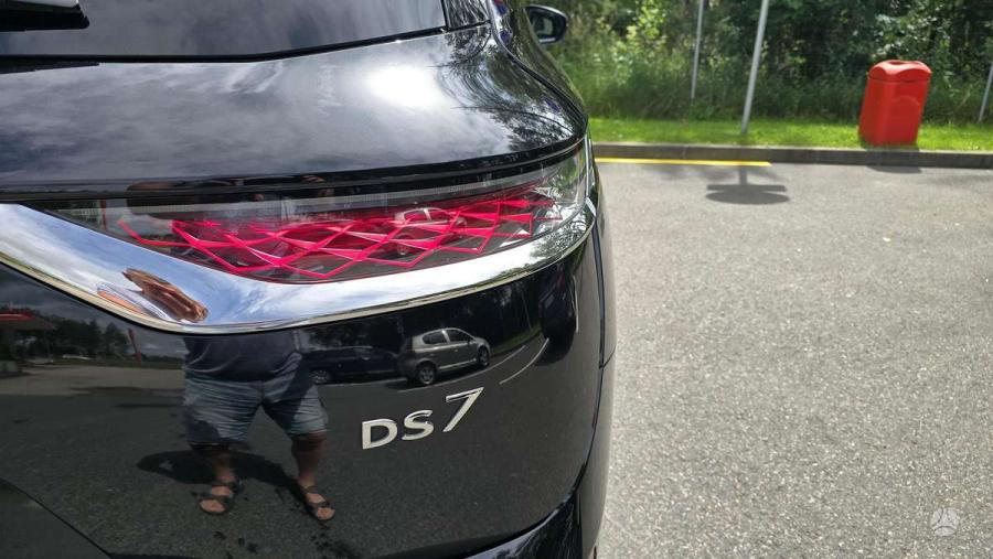 Melns Citroen DS7 Crossback 2021 Kauņa, ar dzinēja tilpumu 1.60 L un nobraukumu 195 tūkst. km par 18200 €, foto 9 vietnē AUTOMOTO.COM.LV