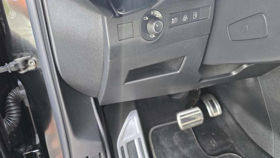 Melns Citroen DS7 Crossback 2021 Kauņa, ar dzinēja tilpumu 1.60 L un nobraukumu 195 tūkst. km par 18200 €, foto 21 vietnē AUTOMOTO.COM.LV