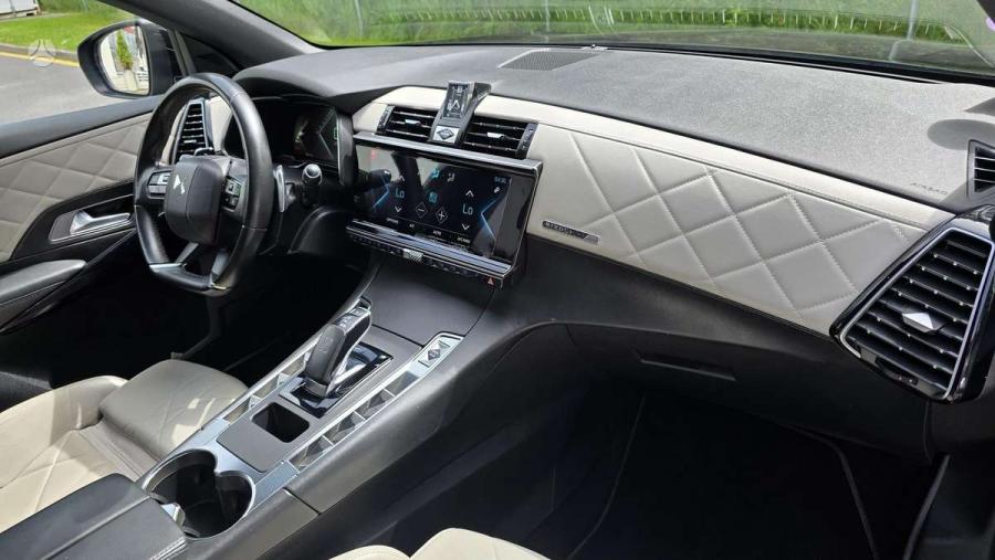 Melns Citroen DS7 Crossback 2021 Kauņa, ar dzinēja tilpumu 1.60 L un nobraukumu 195 tūkst. km par 18200 €, foto 32 vietnē AUTOMOTO.COM.LV