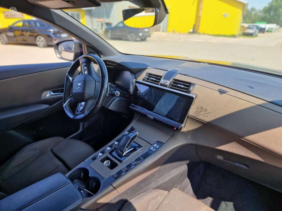 Black Citroen DS7 Crossback 2021 in Kaunas, with an engine capacity of 1.20 L and mileage of 187 thousand km for 12900 €, photo 6 on AUTOMOTO.COM.LV