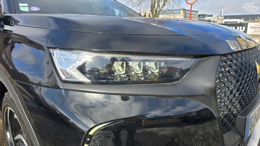 Melns Citroen DS7 Crossback 2022 Kauņa, ar dzinēja tilpumu 1.60 L un nobraukumu 161 tūkst. km par 19600 €, foto 4 vietnē AUTOMOTO.COM.LV
