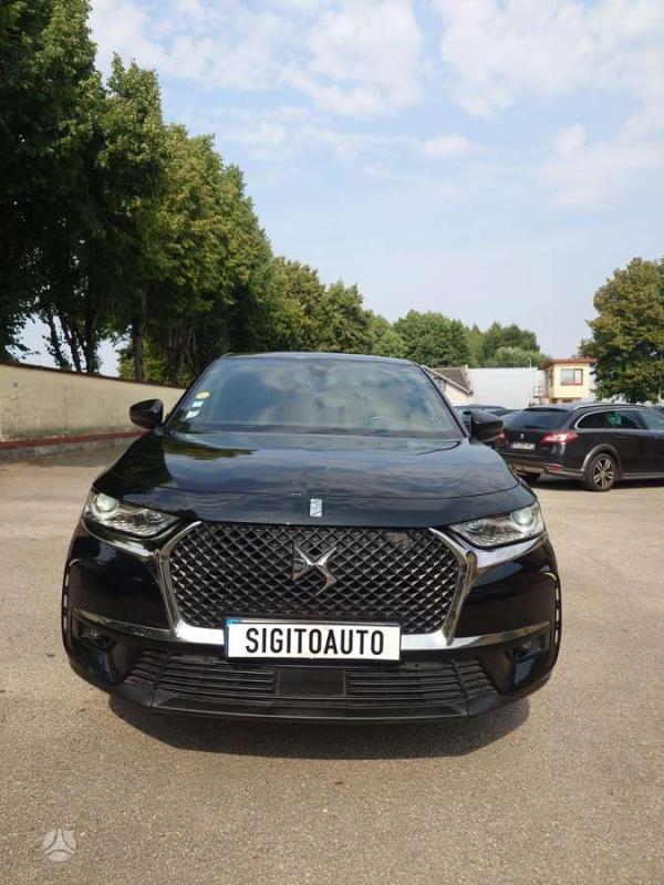 Melns Citroen DS7 Crossback 2022 Tauragė, ar dzinēja tilpumu 1.50 L un nobraukumu 147 tūkst. km par 17545 €, foto 3 vietnē AUTOMOTO.COM.LV
