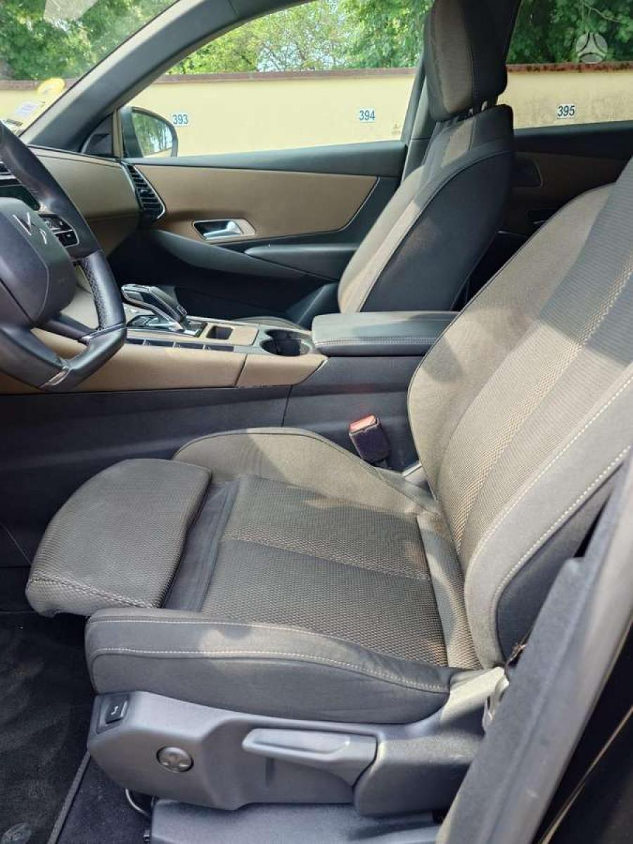 Melns Citroen DS7 Crossback 2022 Tauragė, ar dzinēja tilpumu 1.50 L un nobraukumu 147 tūkst. km par 17545 €, foto 15 vietnē AUTOMOTO.COM.LV