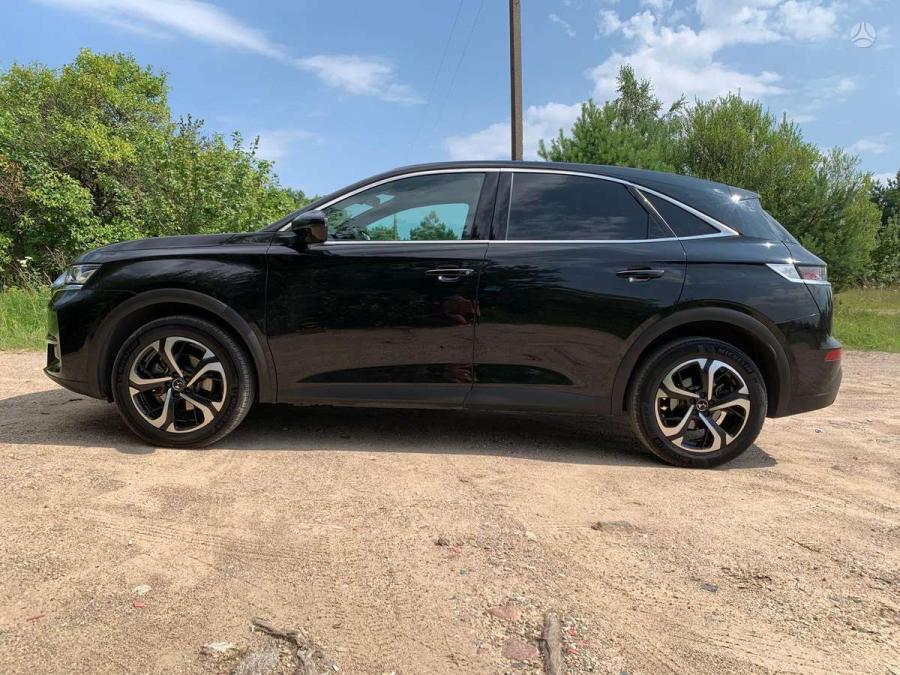 Black Citroen DS7 Crossback 2022 in Vilnius, with an engine capacity of 1.50 L and mileage of 147 thousand km for 16819 €, photo 5 on AUTOMOTO.COM.LV