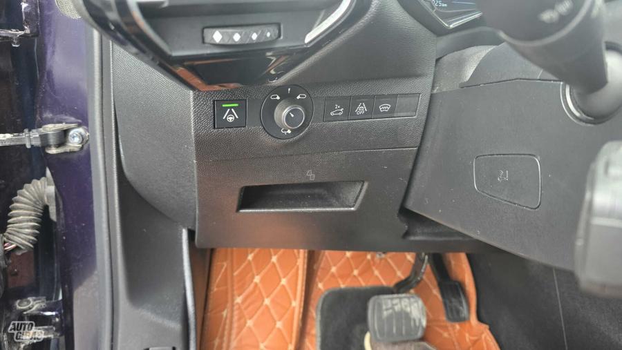 Zils Citroen DS7 Crossback 2019 Kauņa, ar dzinēja tilpumu 2.00 L un nobraukumu 167 tūkst. km par 18800 €, foto 19 vietnē AUTOMOTO.COM.LV