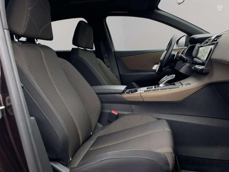 Brown Citroen DS7 Crossback 2019 in Vilnius, with an engine capacity of 2.00 L and mileage of 144 thousand km for 16699 €, photo 9 on AUTOMOTO.COM.LV