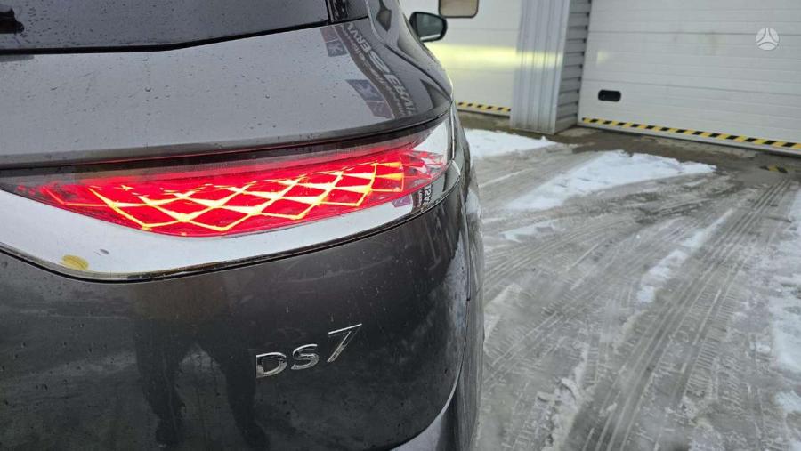 Pelēks Citroen DS7 Crossback 2018 Kauņa, ar dzinēja tilpumu 2.00 L un nobraukumu 232 tūkst. km par 16200 €, foto 8 vietnē AUTOMOTO.COM.LV