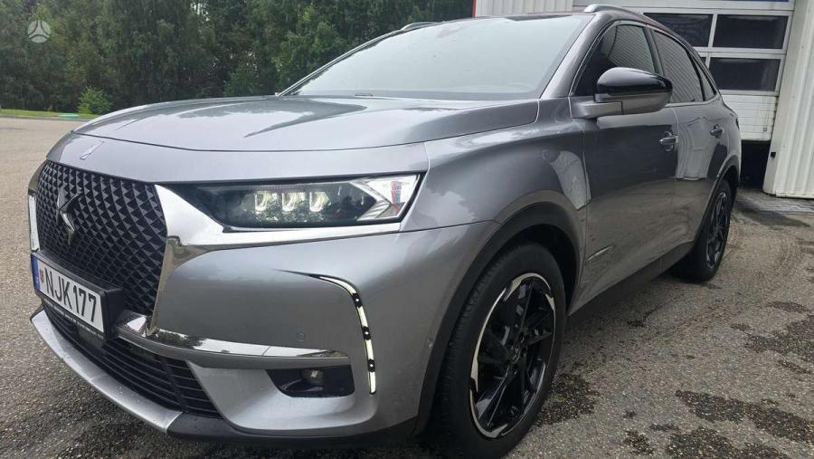 Grey Citroen DS7 Crossback 2018 in Kaunas, with an engine capacity of 2.00 L and mileage of 160 thousand km for 17700 €, photo 1 on AUTOMOTO.COM.LV