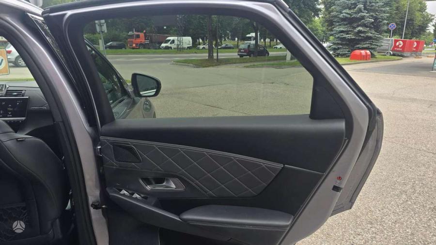 Grey Citroen DS7 Crossback 2018 in Kaunas, with an engine capacity of 2.00 L and mileage of 160 thousand km for 17700 €, photo 25 on AUTOMOTO.COM.LV