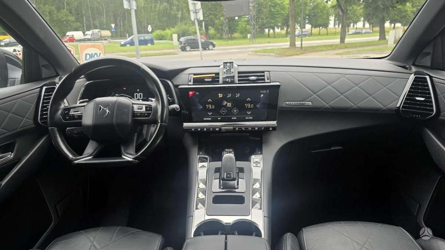 Grey Citroen DS7 Crossback 2018 in Kaunas, with an engine capacity of 2.00 L and mileage of 160 thousand km for 17700 €, photo 28 on AUTOMOTO.COM.LV