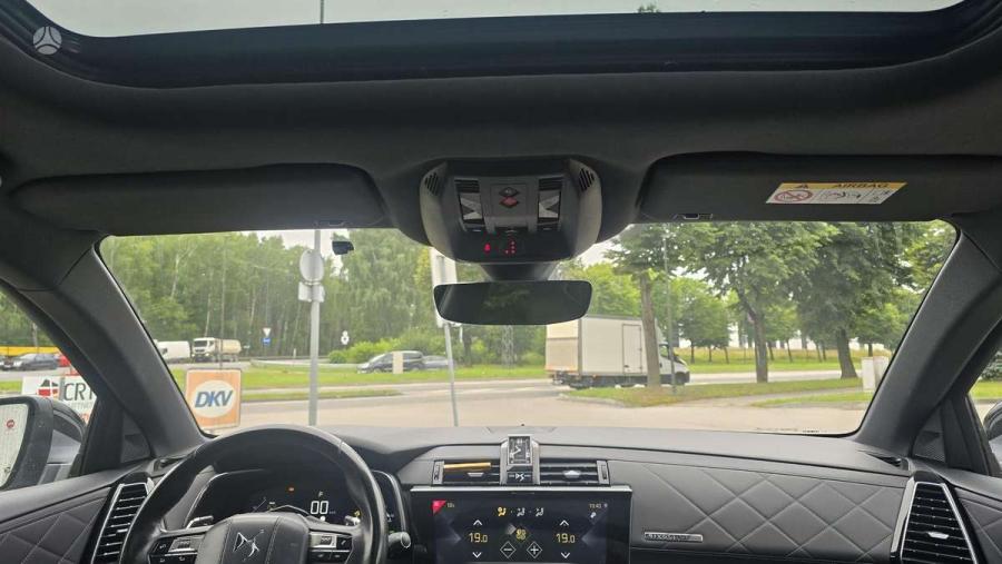 Grey Citroen DS7 Crossback 2018 in Kaunas, with an engine capacity of 2.00 L and mileage of 160 thousand km for 17700 €, photo 29 on AUTOMOTO.COM.LV