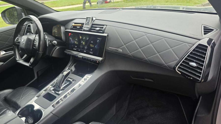 Grey Citroen DS7 Crossback 2018 in Kaunas, with an engine capacity of 2.00 L and mileage of 160 thousand km for 17700 €, photo 30 on AUTOMOTO.COM.LV