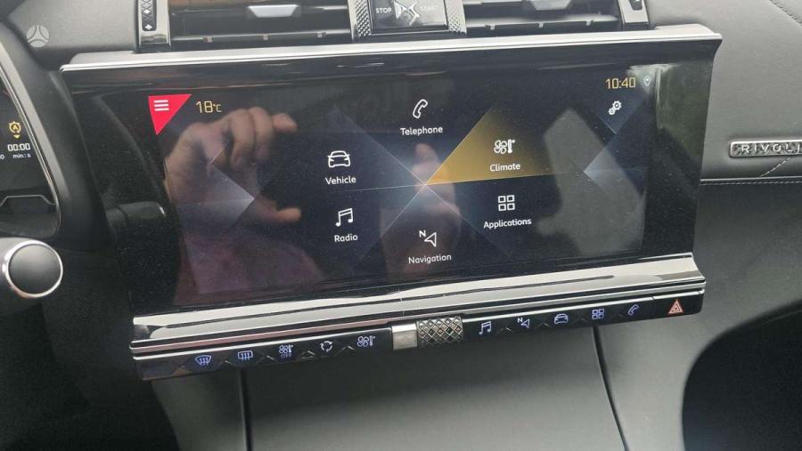 Grey Citroen DS7 Crossback 2018 in Kaunas, with an engine capacity of 2.00 L and mileage of 160 thousand km for 17700 €, photo 32 on AUTOMOTO.COM.LV