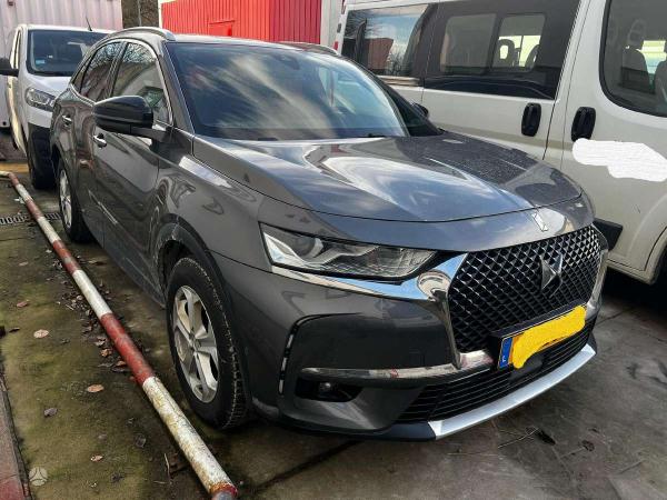 Grey Citroen DS7 Crossback 2020 in Marijampole, with an engine capacity of 1.50 L and mileage of 140 thousand km for 10999 €, photo 1 on AUTOMOTO.COM.LV