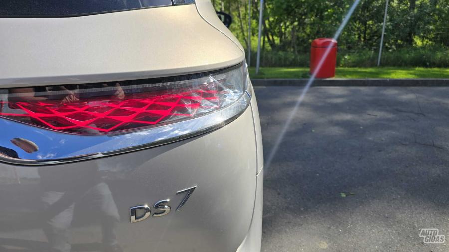 Grey Citroen DS7 Crossback 2020 in Kaunas, with an engine capacity of 1.60 L and mileage of 181 thousand km for 18800 €, photo 13 on AUTOMOTO.COM.LV