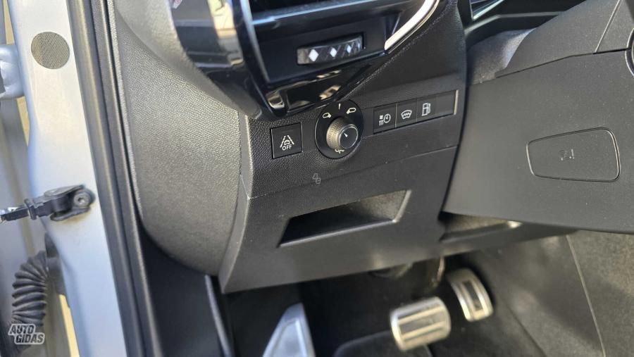 Grey Citroen DS7 Crossback 2020 in Kaunas, with an engine capacity of 1.60 L and mileage of 181 thousand km for 18800 €, photo 19 on AUTOMOTO.COM.LV