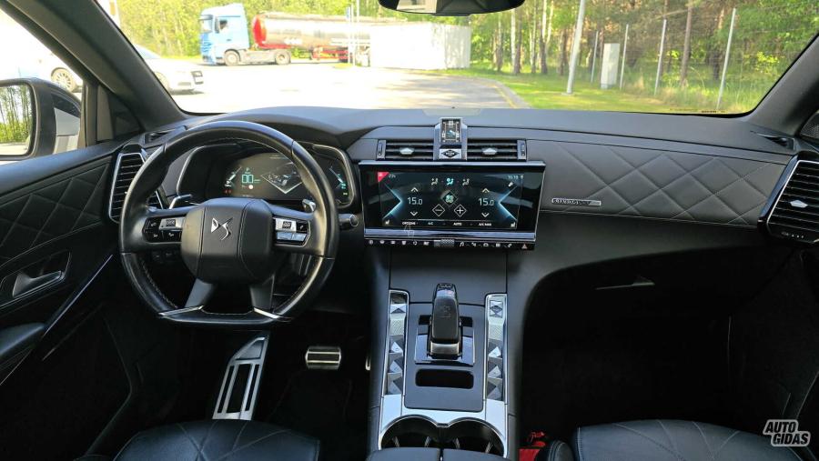 Grey Citroen DS7 Crossback 2020 in Kaunas, with an engine capacity of 1.60 L and mileage of 181 thousand km for 18800 €, photo 32 on AUTOMOTO.COM.LV