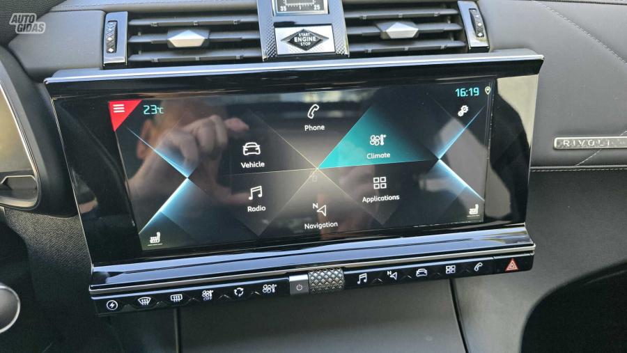 Grey Citroen DS7 Crossback 2020 in Kaunas, with an engine capacity of 1.60 L and mileage of 181 thousand km for 18800 €, photo 36 on AUTOMOTO.COM.LV