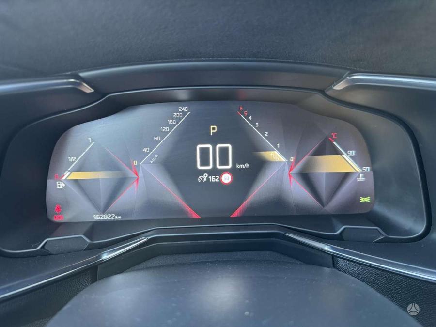 Серый Ситроен DS7 Crossback 2019 в Алитус, объемом двигателя 1.50 л и пробегом 162 тыс. км за 14200 €, фото 36 на AUTOMOTO.COM.LV