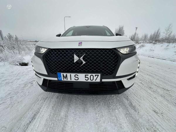 White Citroen DS7 Crossback 2019 in Siauliai, with an engine capacity of 2.00 L and mileage of 262 thousand km for 14800 €, photo 3 on AUTOMOTO.COM.LV