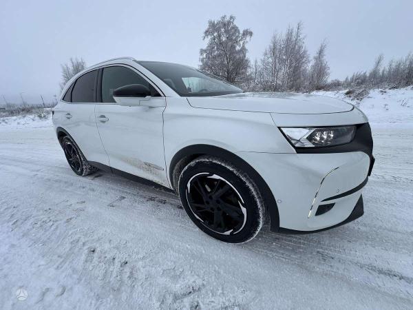 White Citroen DS7 Crossback 2019 in Siauliai, with an engine capacity of 2.00 L and mileage of 262 thousand km for 14800 €, photo 5 on AUTOMOTO.COM.LV
