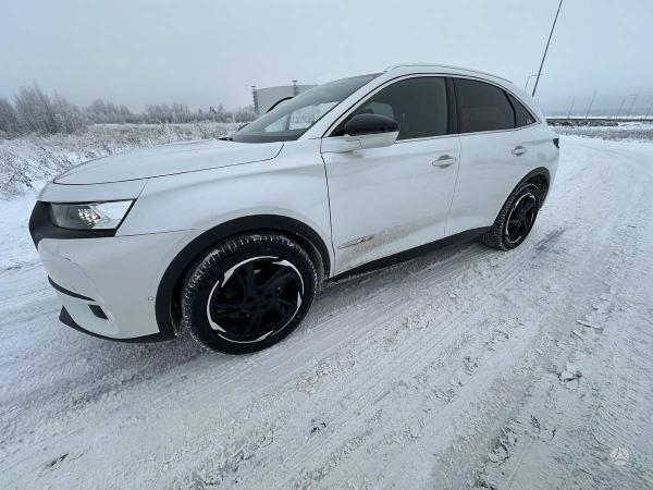 White Citroen DS7 Crossback 2019 in Siauliai, with an engine capacity of 2.00 L and mileage of 262 thousand km for 14800 €, photo 6 on AUTOMOTO.COM.LV