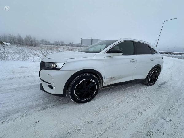 White Citroen DS7 Crossback 2019 in Siauliai, with an engine capacity of 2.00 L and mileage of 262 thousand km for 14800 €, photo 9 on AUTOMOTO.COM.LV