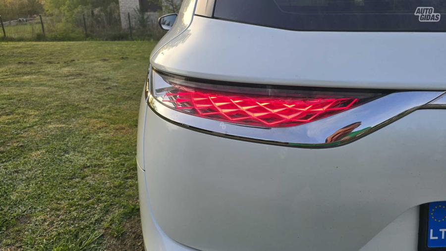 White Citroen DS7 Crossback 2019 in Kaunas, with an engine capacity of 2.00 L and mileage of 161 thousand km for 18200 €, photo 11 on AUTOMOTO.COM.LV