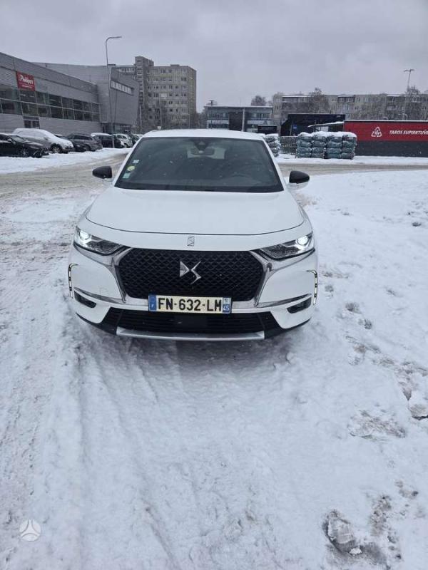 White Citroen DS7 Crossback 2020 in Vilnius, with an engine capacity of 1.50 L and mileage of 210 thousand km for 12500 €, photo 10 on AUTOMOTO.COM.LV