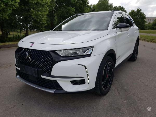 White Citroen DS7 Crossback 2021 in Siauliai, with an engine capacity of 1.50 L and mileage of 242 thousand km for 13900 €, photo 1 on AUTOMOTO.COM.LV
