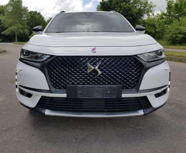 White Citroen DS7 Crossback 2021 in Siauliai, with an engine capacity of 1.50 L and mileage of 242 thousand km for 13900 €, photo 2 on AUTOMOTO.COM.LV
