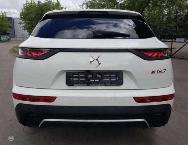 White Citroen DS7 Crossback 2021 in Siauliai, with an engine capacity of 1.50 L and mileage of 242 thousand km for 13900 €, photo 6 on AUTOMOTO.COM.LV