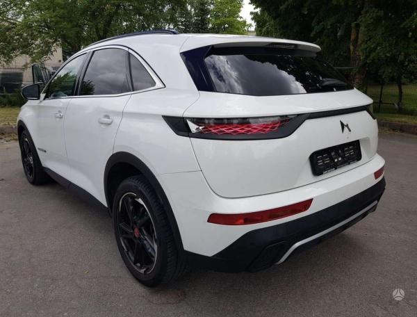 White Citroen DS7 Crossback 2021 in Siauliai, with an engine capacity of 1.50 L and mileage of 242 thousand km for 13900 €, photo 8 on AUTOMOTO.COM.LV