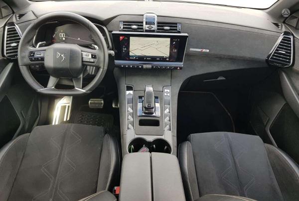 White Citroen DS7 Crossback 2021 in Siauliai, with an engine capacity of 1.50 L and mileage of 242 thousand km for 13900 €, photo 10 on AUTOMOTO.COM.LV