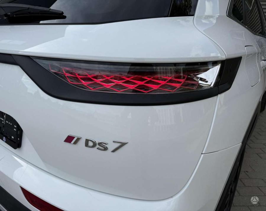 Balts Citroen DS7 Crossback 2021 Šauļi, ar dzinēja tilpumu 1.50 L un nobraukumu 242 tūkst. km par 13700 €, foto 8 vietnē AUTOMOTO.COM.LV
