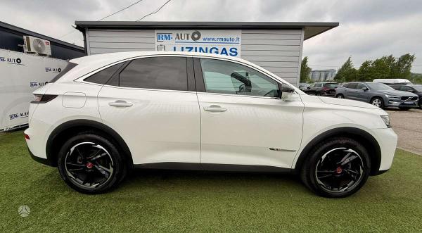 Balts Citroen DS7 Crossback 2022 Panevēža, ar dzinēja tilpumu 1.50 L un nobraukumu 163 tūkst. km par 15700 €, foto 5 vietnē AUTOMOTO.COM.LV