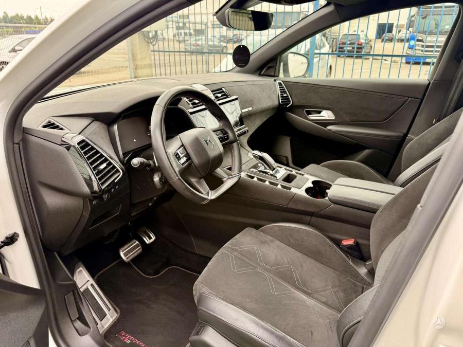 Balts Citroen DS7 Crossback 2022 Panevēža, ar dzinēja tilpumu 1.50 L un nobraukumu 163 tūkst. km par 15700 €, foto 14 vietnē AUTOMOTO.COM.LV
