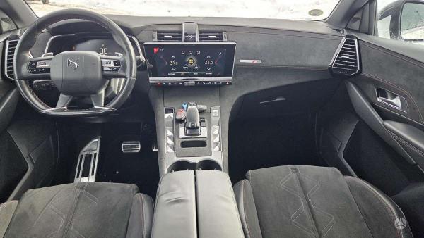 White Citroen DS7 Crossback 2019 in Taurage, with an engine capacity of 1.50 L and mileage of 255 thousand km for 12900 €, photo 11 on AUTOMOTO.COM.LV